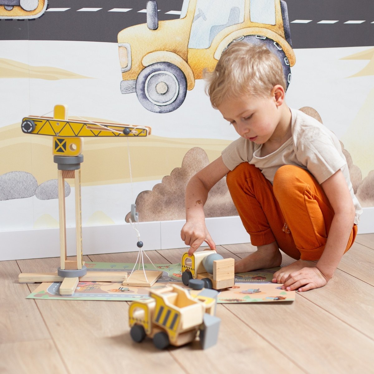 Drewniany plac budowy z dużym ruchomym dźwigiem i pojazdami, żuraw wieżowy - Drewniane zabawki ...