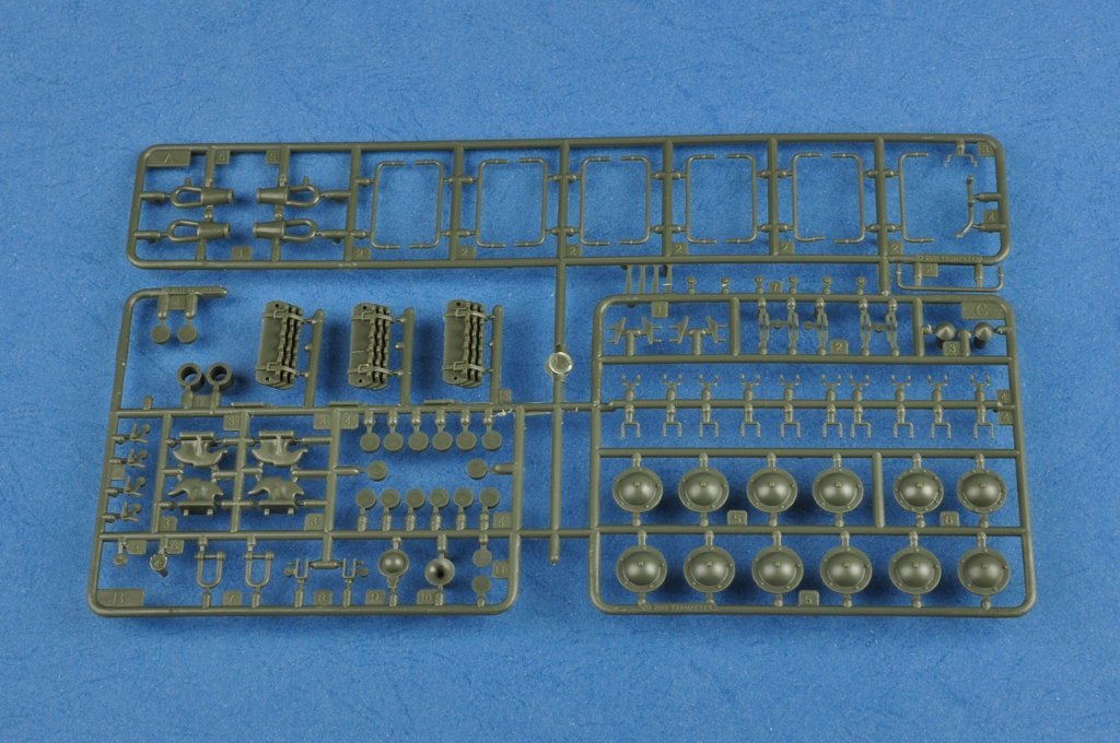 Hobby Boss 82602 Soviet T-34/85 (1:16)
